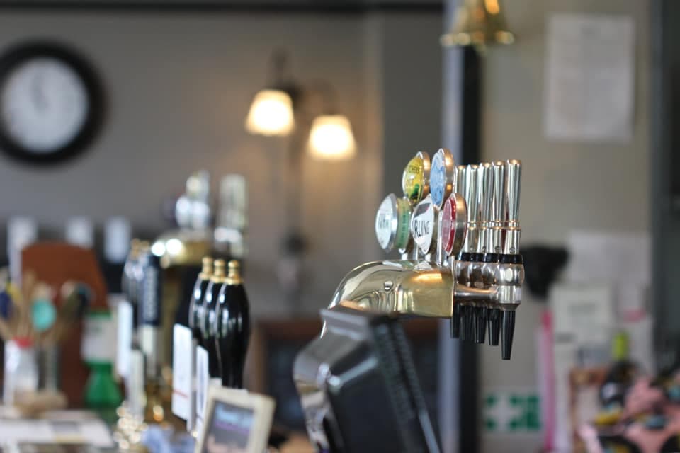 The Barge Inn bar – The Barge Inn – Honeystreet